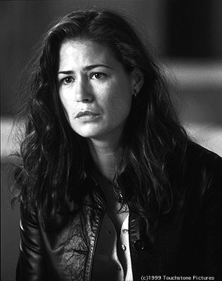 Image of Maura Tierney