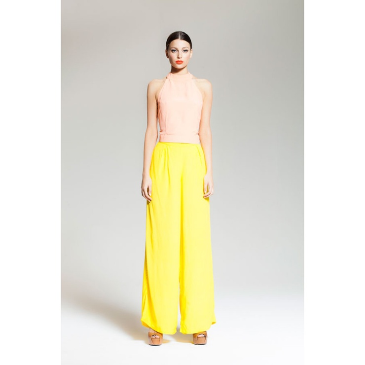 Sarah Burns model picture