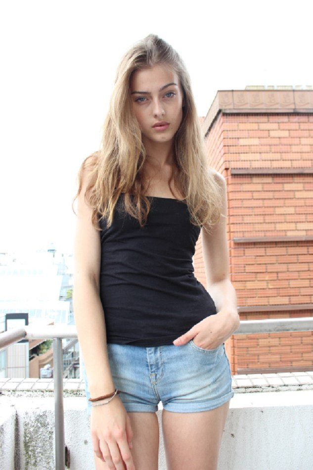 Lone Praesto picture
