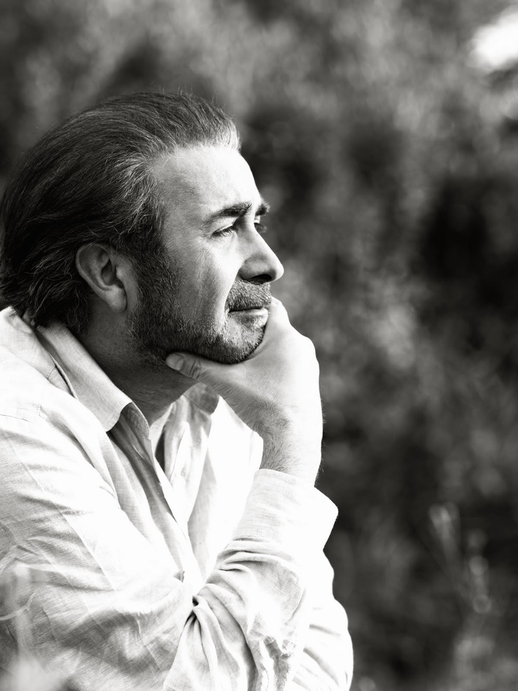 Picture of Lakis Lazopoulos