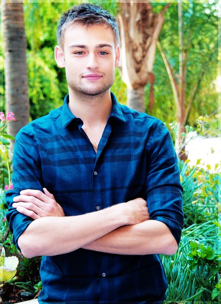 Picture of Douglas Booth