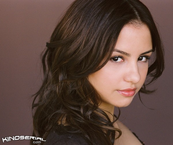 Picture of Aimee Carrero