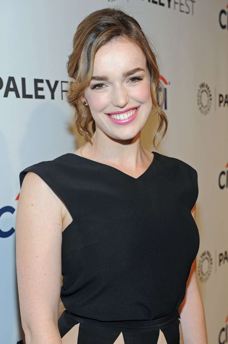 Elizabeth Henstridge image