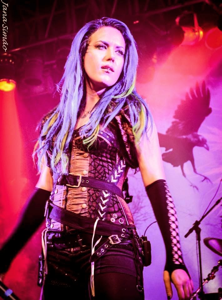 Alissa White image