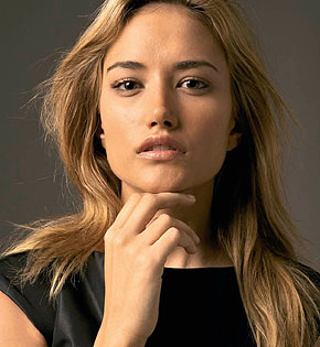 Picture of Alba Carrillo