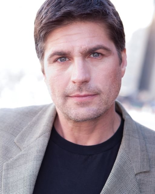 Kevin Stapleton image