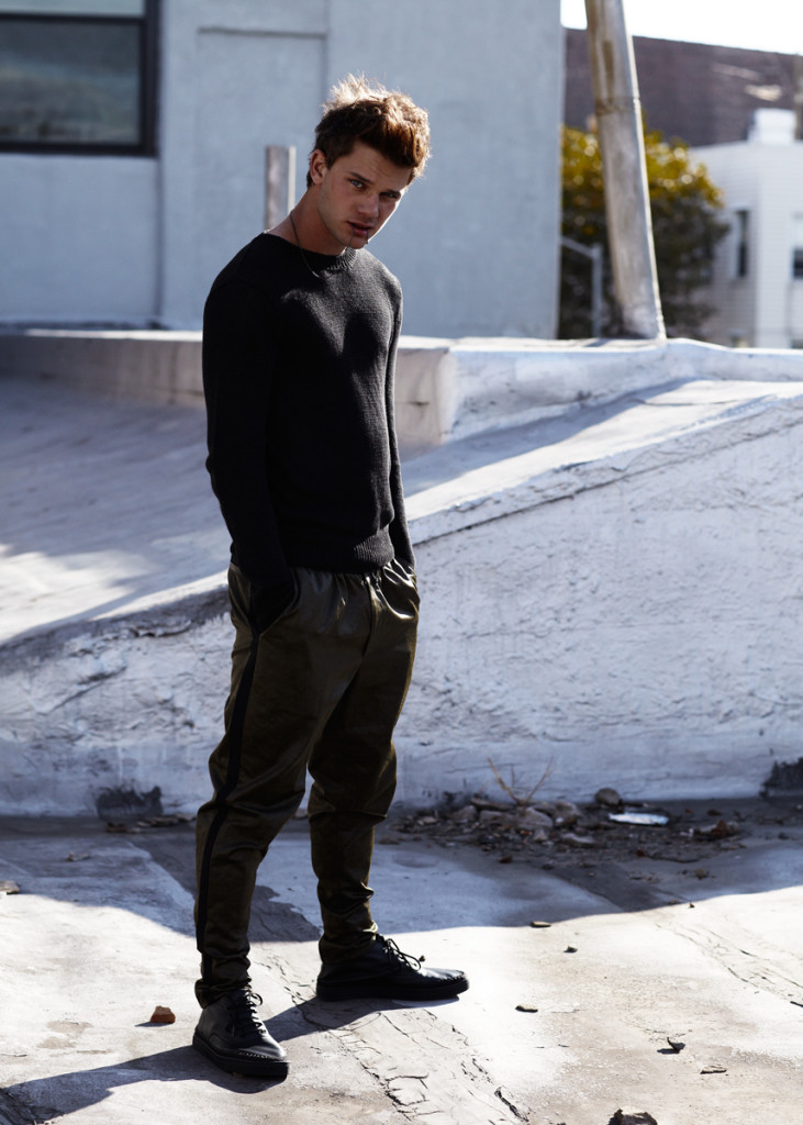 Jeremy Irvine image