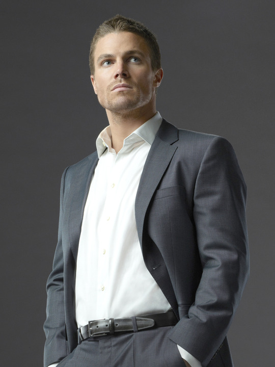 Image of Green Arrow / Oliver Queen (Stephen Amell)