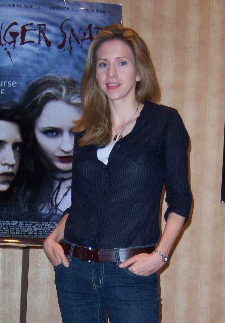 Emily Perkins picture