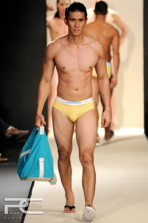 Picture of Cris Lomotan