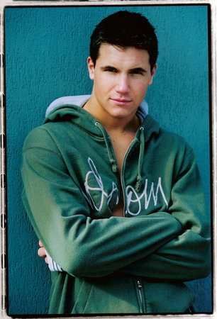 Robbie Amell image
