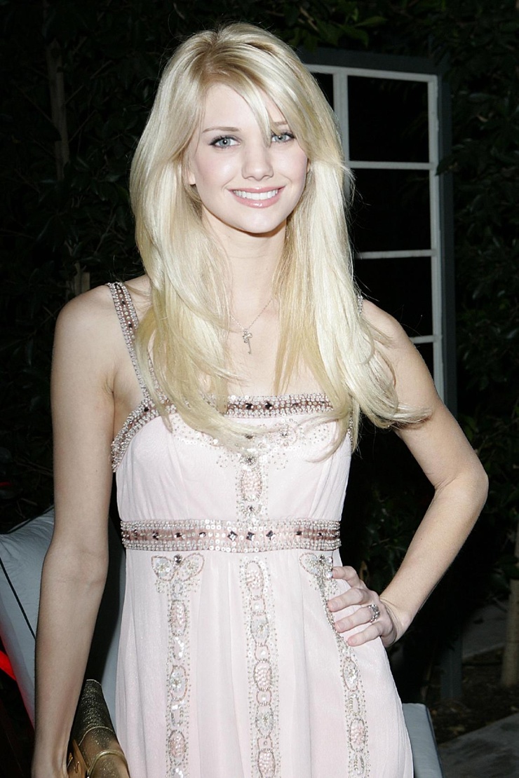 Katie Gill Photos Premiere Of Paramount Pictures KATIE GILL at Venom ...