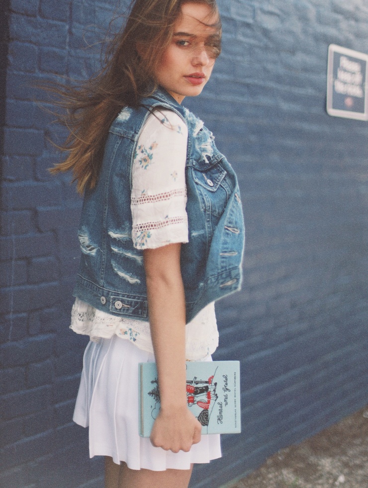 SONYA ESMAN picture