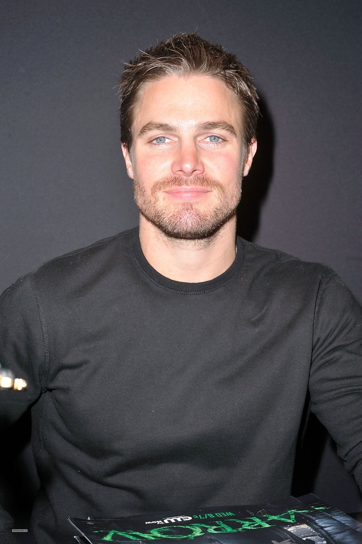 Image of Stephen Amell