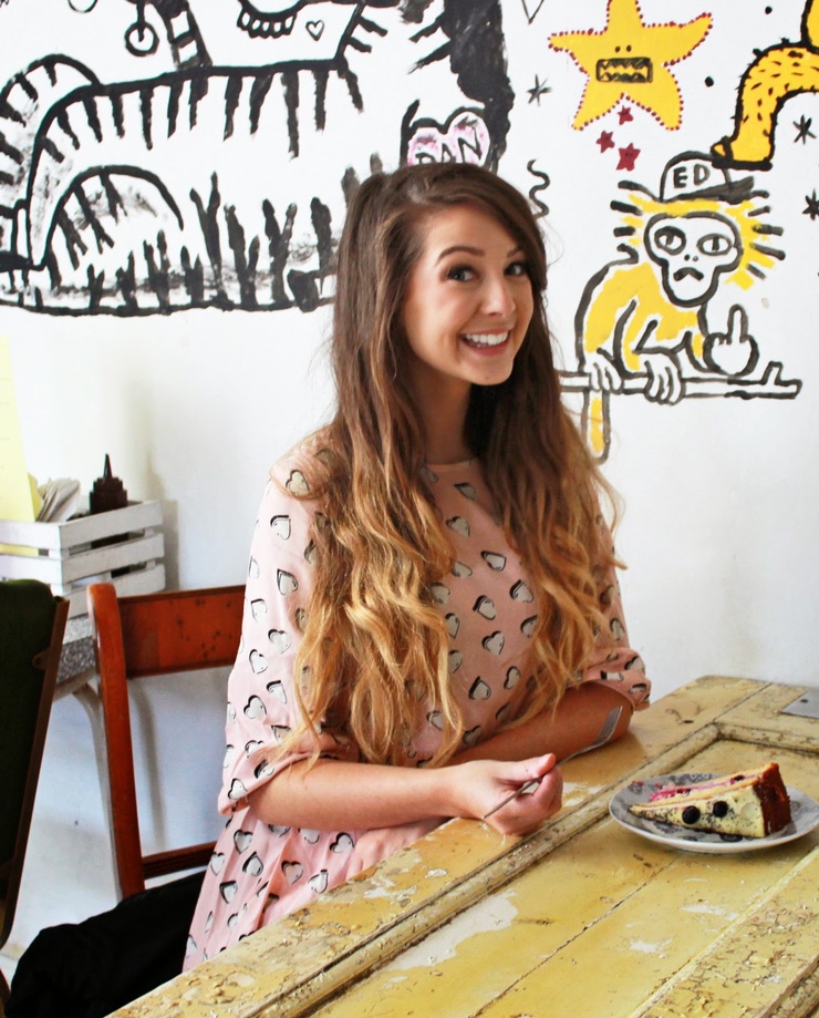Picture of Zoe Sugg