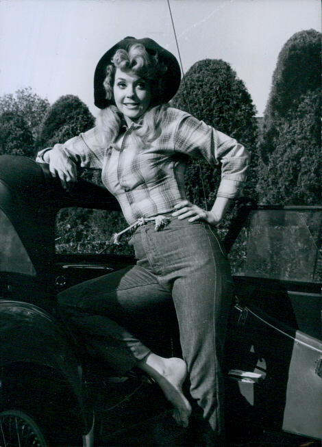 Picture of Donna Douglas