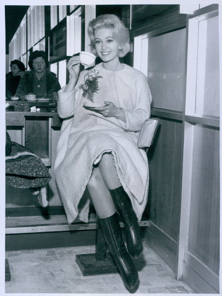 Janette Scott picture