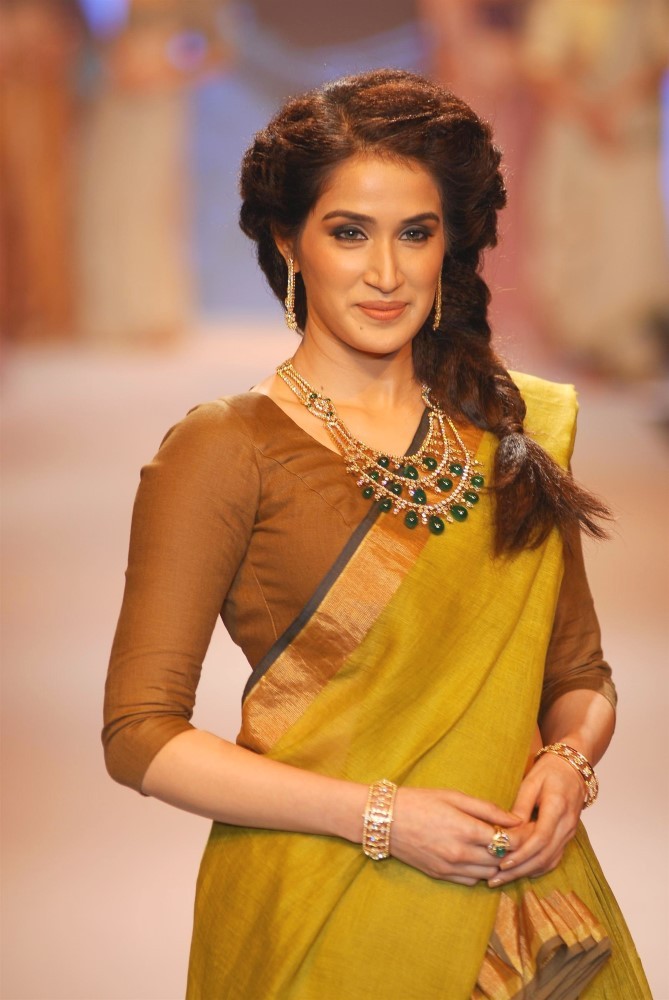 Sagarika Ghatge image