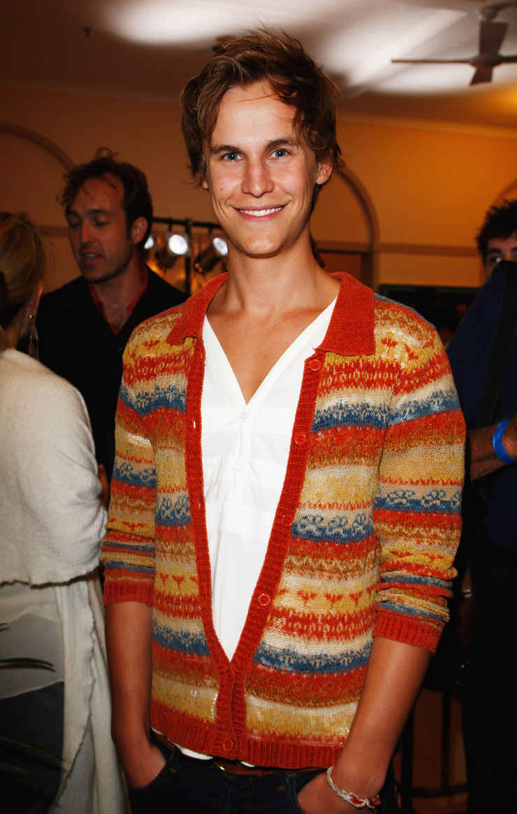 Rhys Wakefield picture