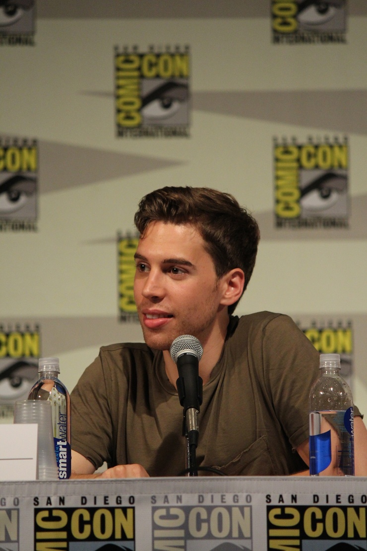 Picture of Jordan Gavaris