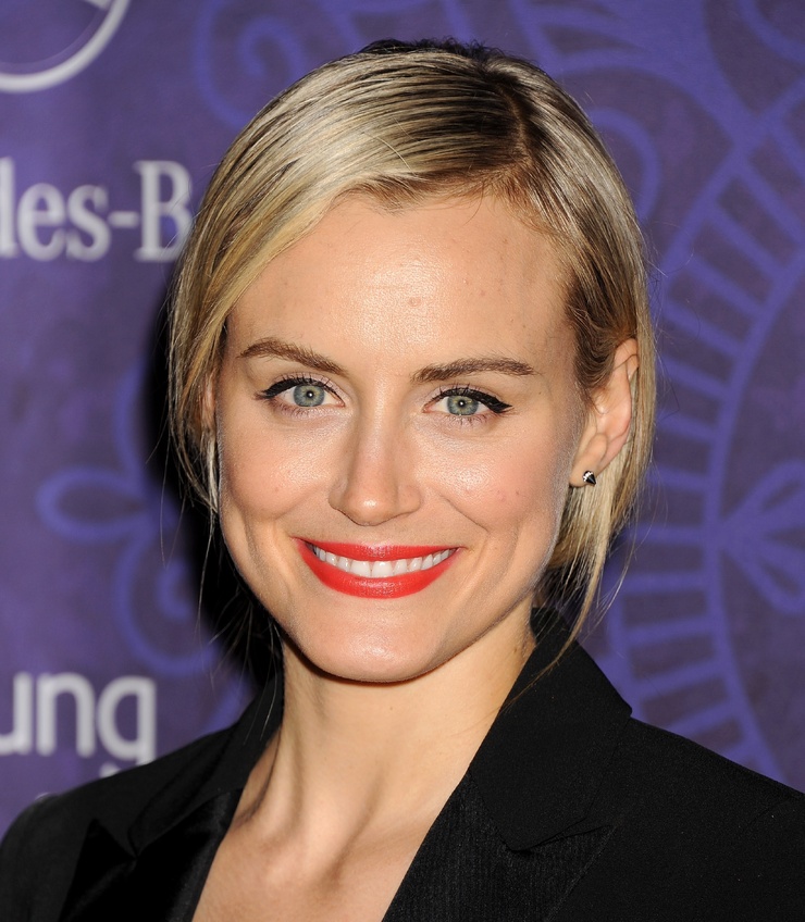 Picture of Taylor Schilling