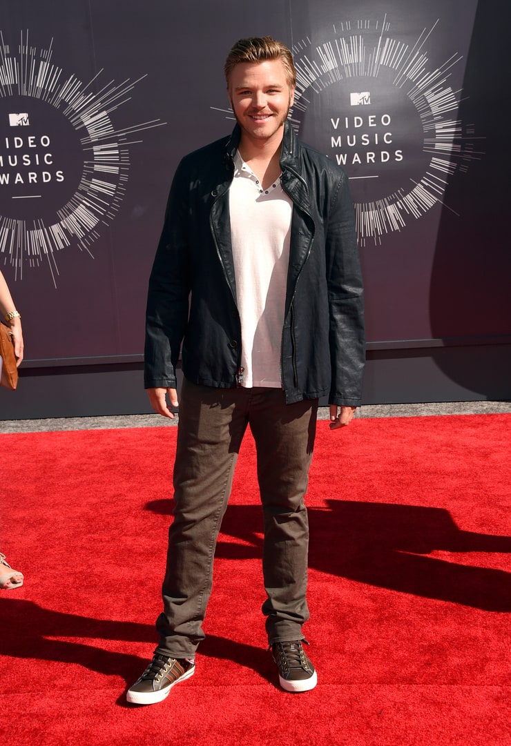 Brett Davern picture