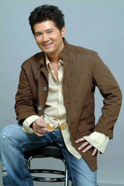 Picture of Janno Gibbs