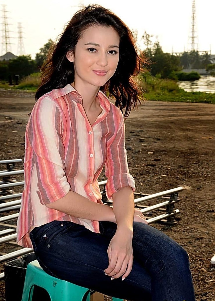 Picture of Julie Estelle