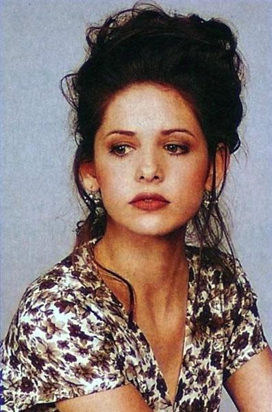 Sarah Michelle Gellar as Kendall Hart