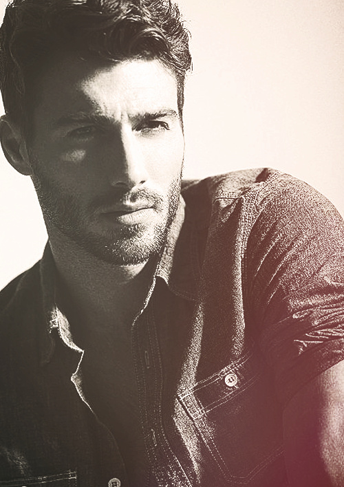 Picture of Justin Clynes