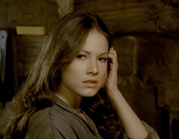 Picture of Elyssa Davalos