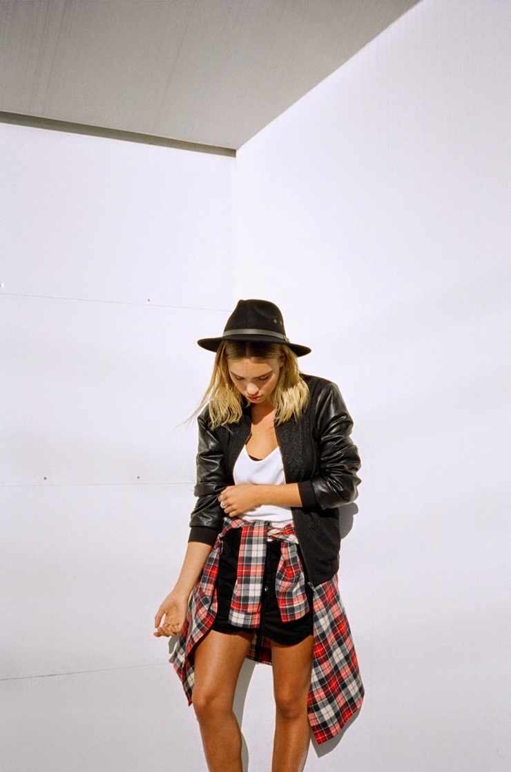 Picture of Zoe Cross