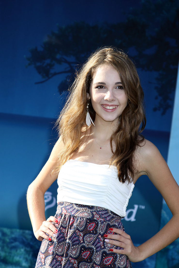 Picture of Haley Pullos