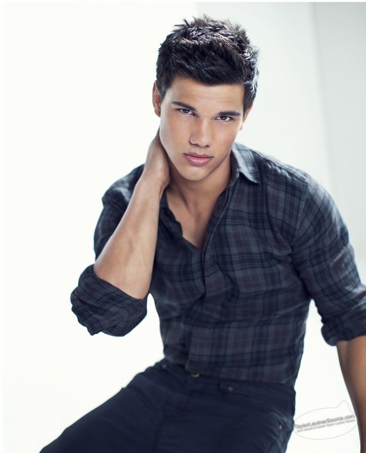 Taylor Lautner picture