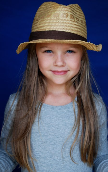 Picture of Bella Lotz