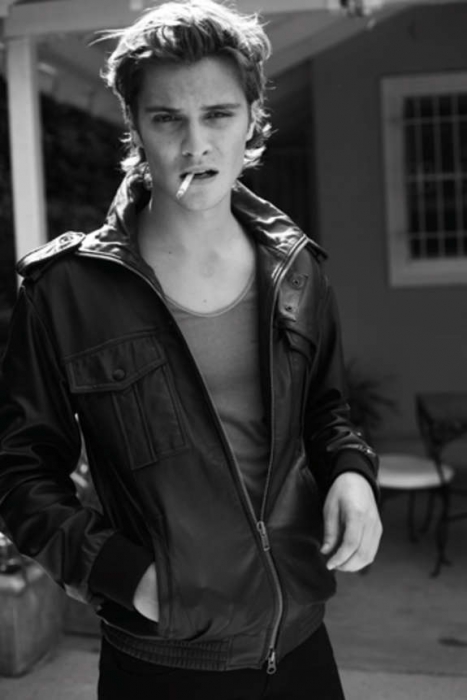 Picture of Luke Grimes