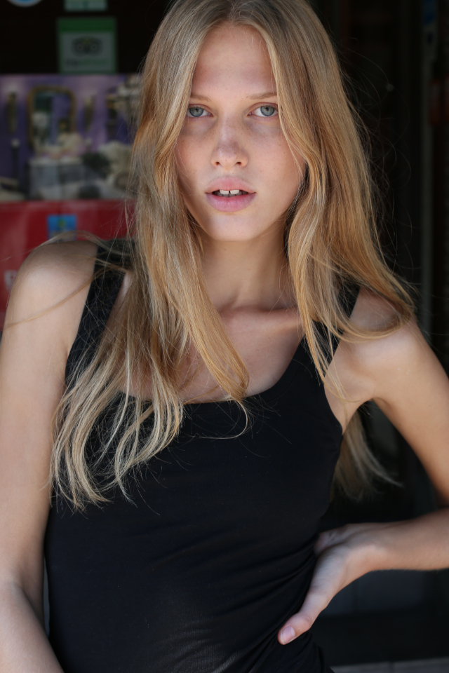 Picture of Laura Julie