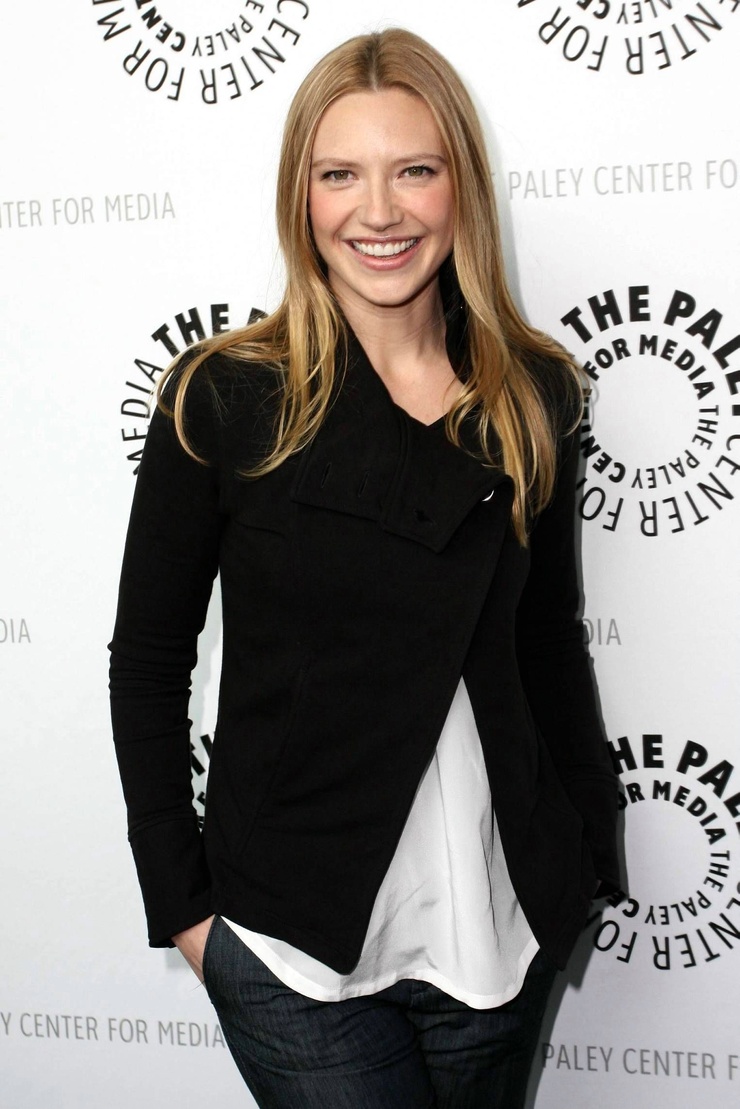 Anna Torv image