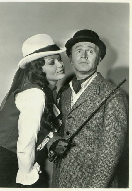 Lisa Seagram, Red Buttons