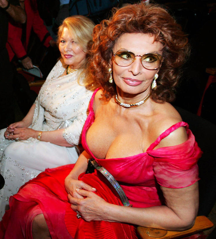SOPHIA LOREN