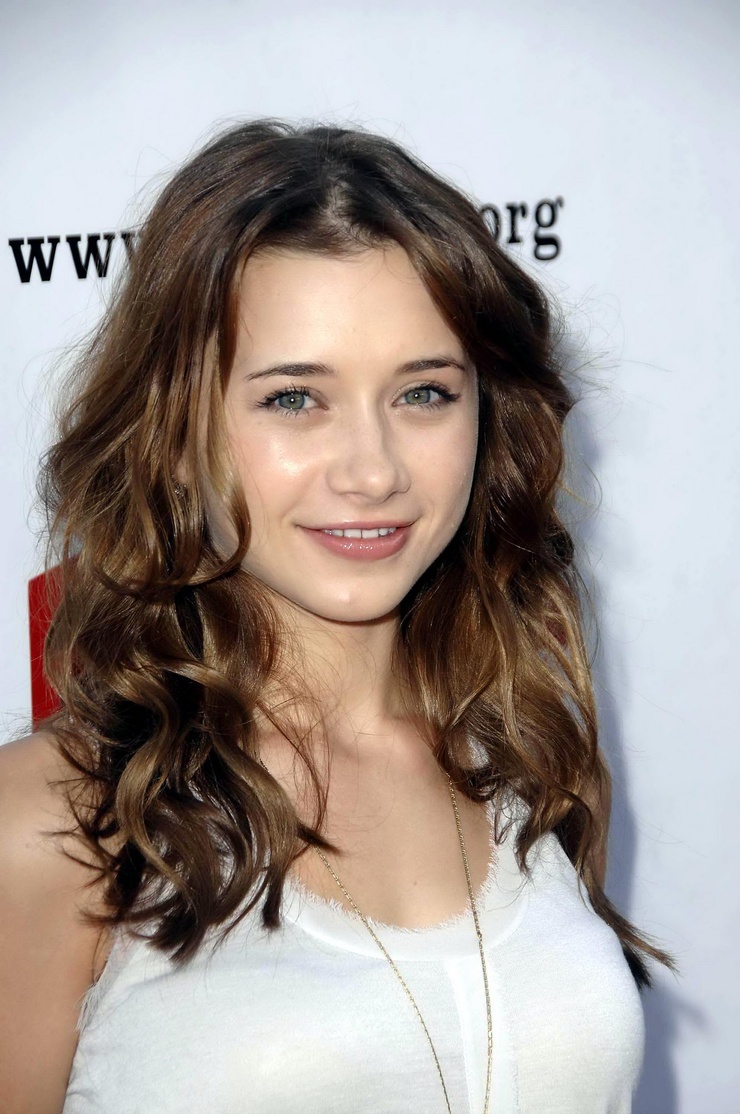 Picture of Olesya Rulin