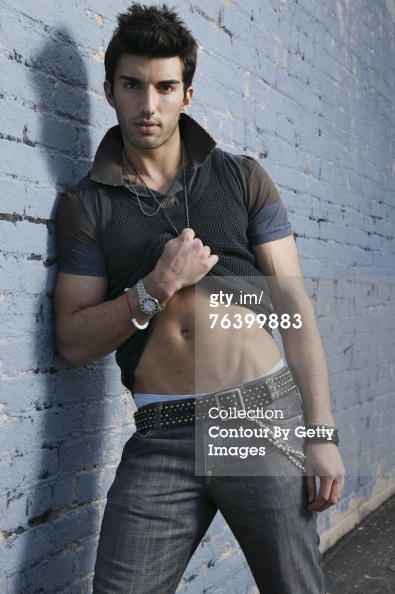 Picture of Justin Baldoni