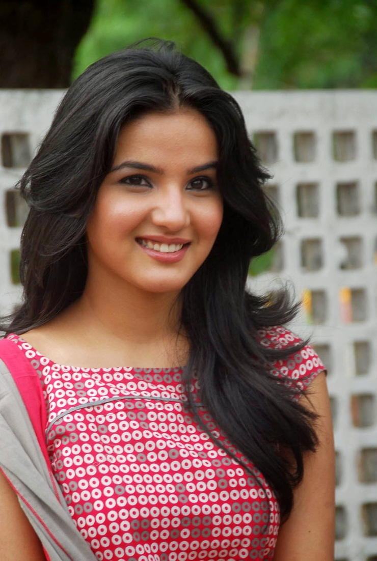 Picture of Jasmin Bhasin