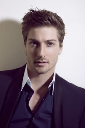 Picture of Daniel Lissing