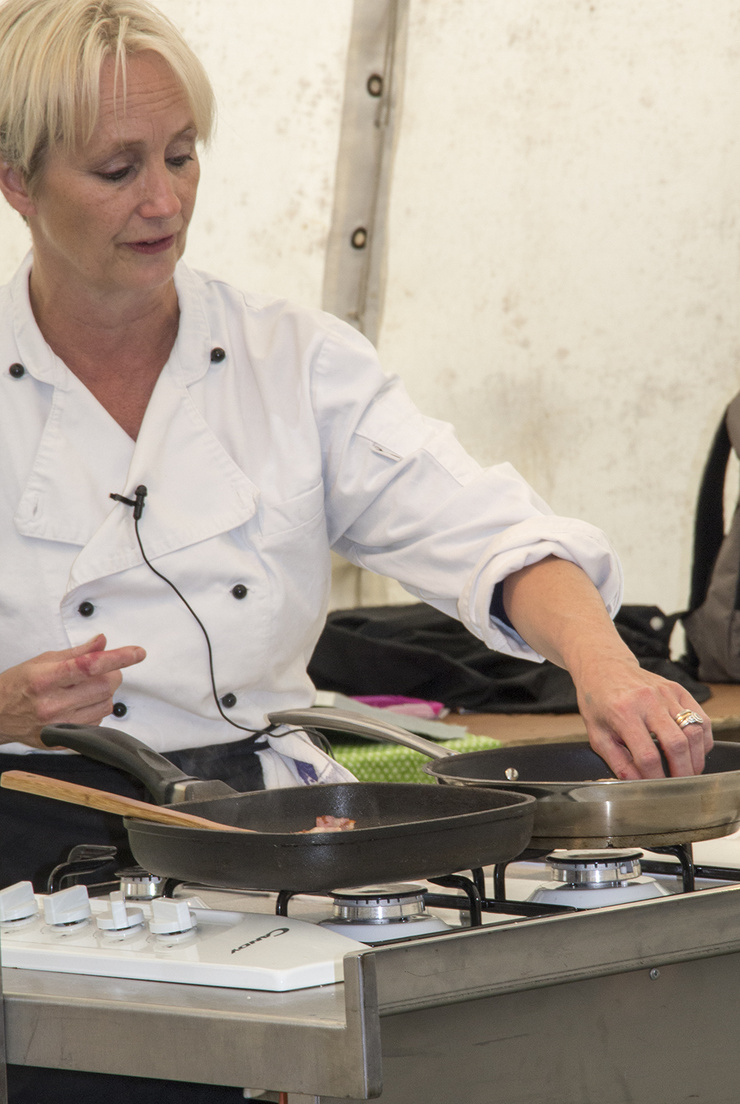 Picture of Lesley Waters