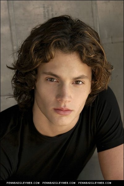 Picture of Penn Badgley