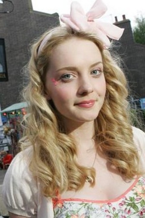 Amanda Fairbank-Hynes image