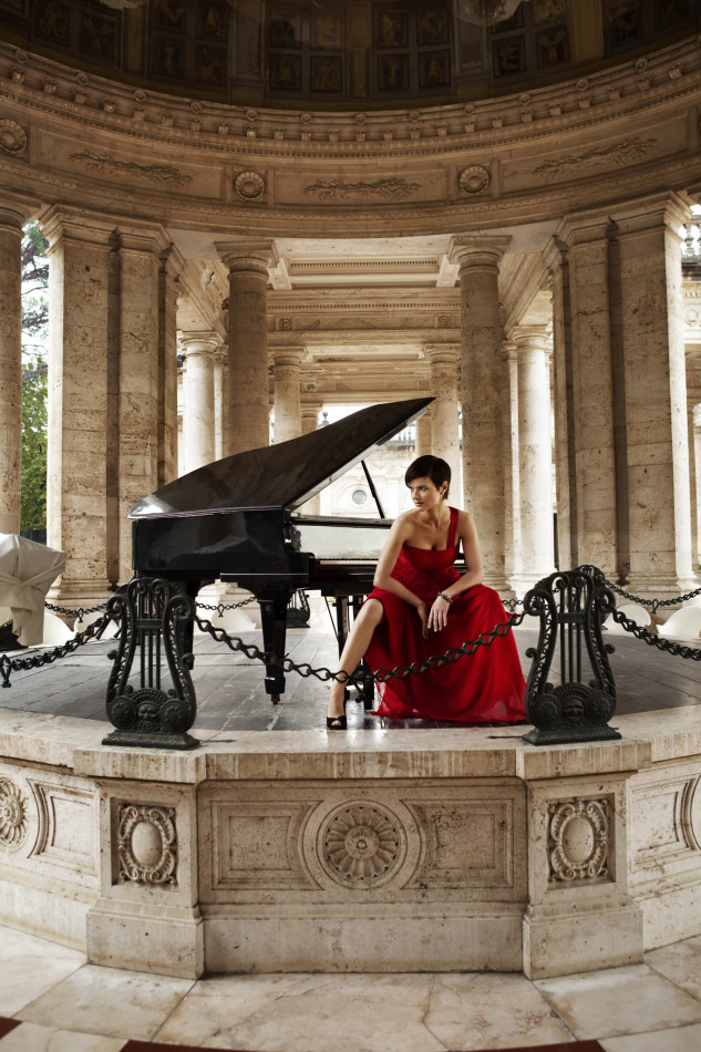 Monika Richardson picture