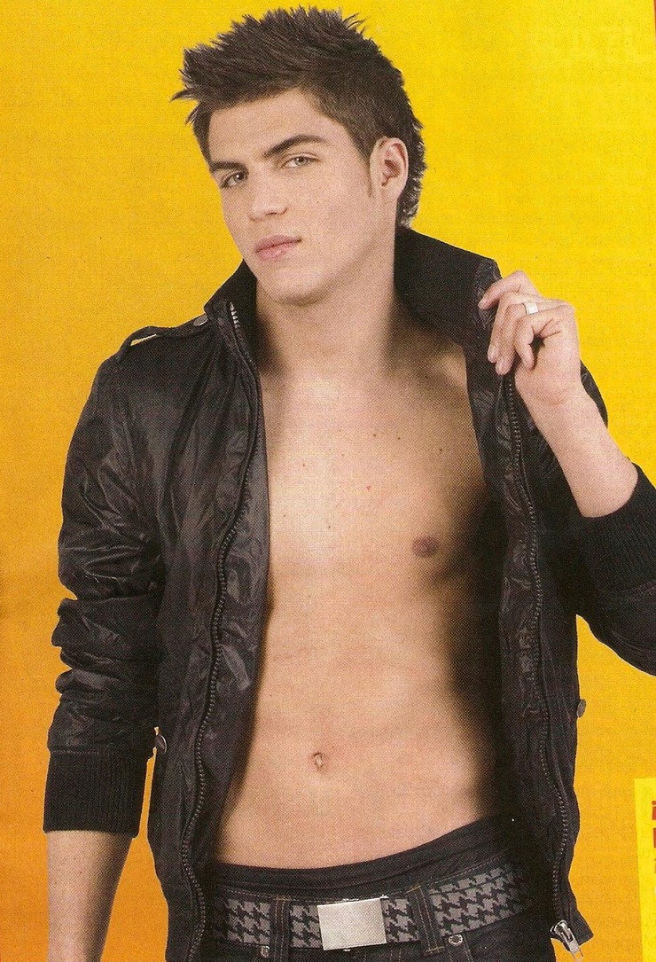 Maxi Iglesias picture