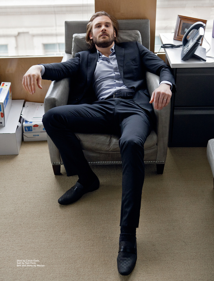 Picture of Clive Standen